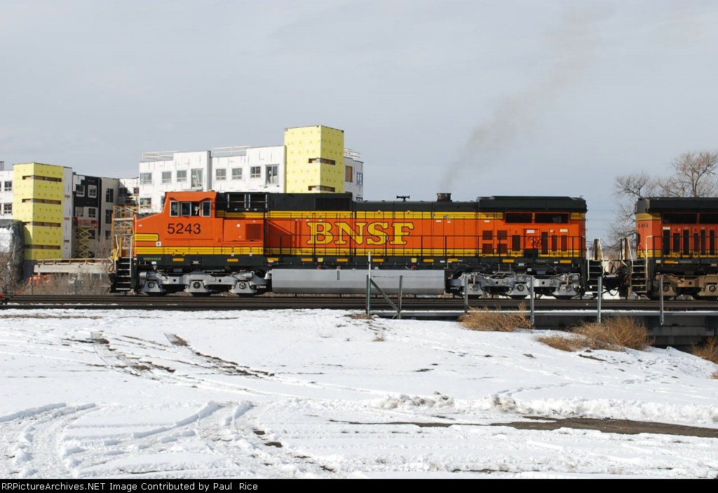 BNSF 5243